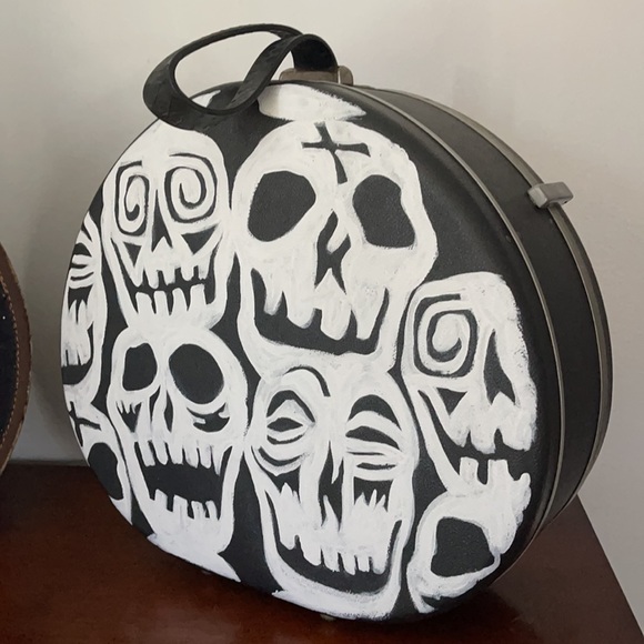 Samsonite | Other | Desperately Seeking Susan Inspired Round Suitcase ...